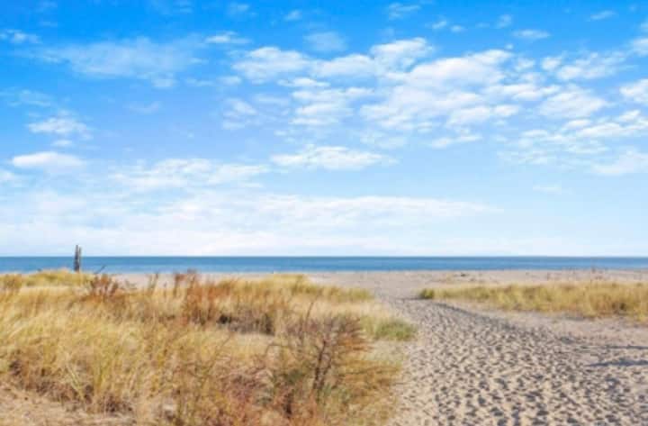 Private, Beachfront Paradise! - Stratford, CT