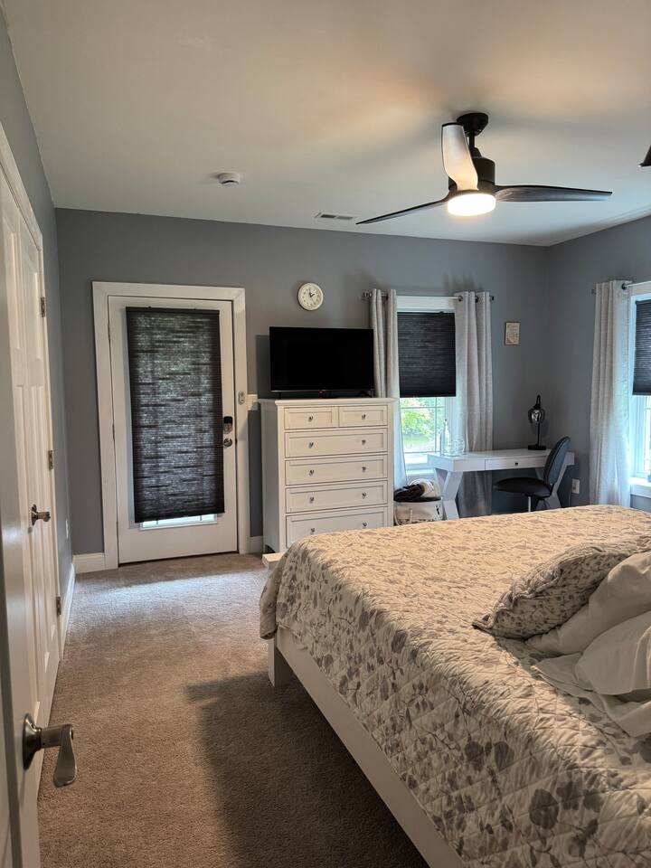 Meadow’s End - Delightful, Cozy Country Suite - Warrenton, VA