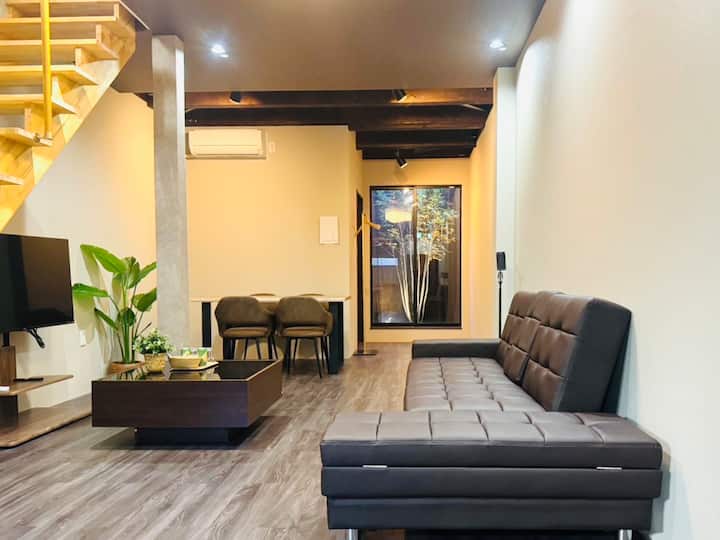 【一棟貸切】広々リビング｜4～6名様最適｜駅まで約6分｜難波・心斎橋　好アクセス｜桜 花見 - Osaka