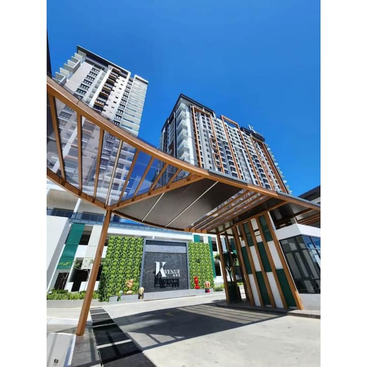 K Avenue
Studio+spacious Balcony
4min To Kkairport - Kota Kinabalu