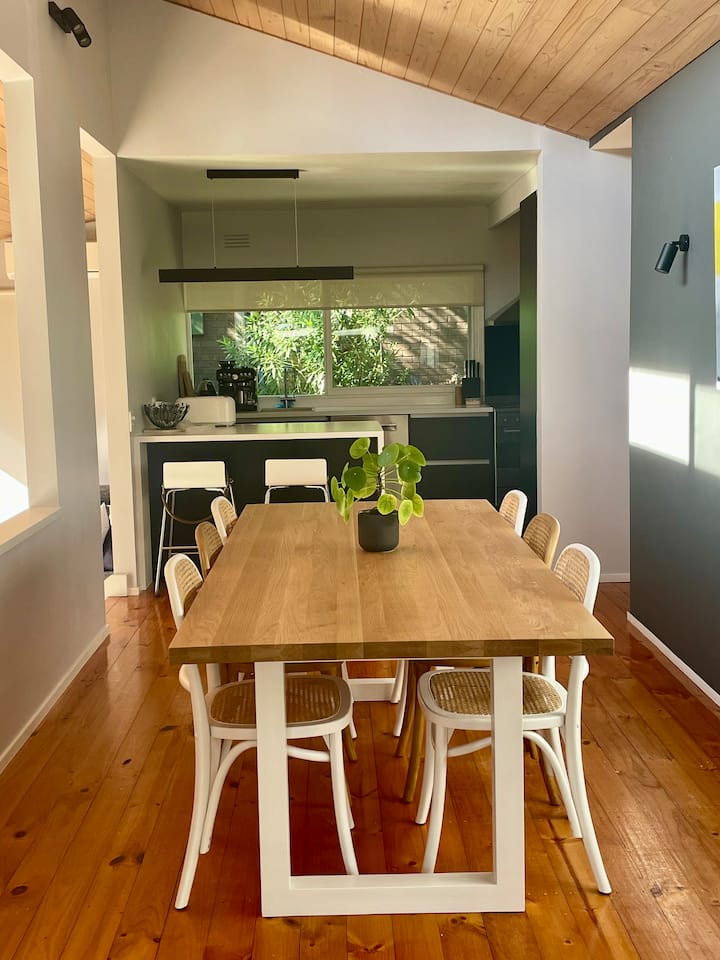 Rye/blairgowrie Beach House - Walk To The Beach! - Portsea