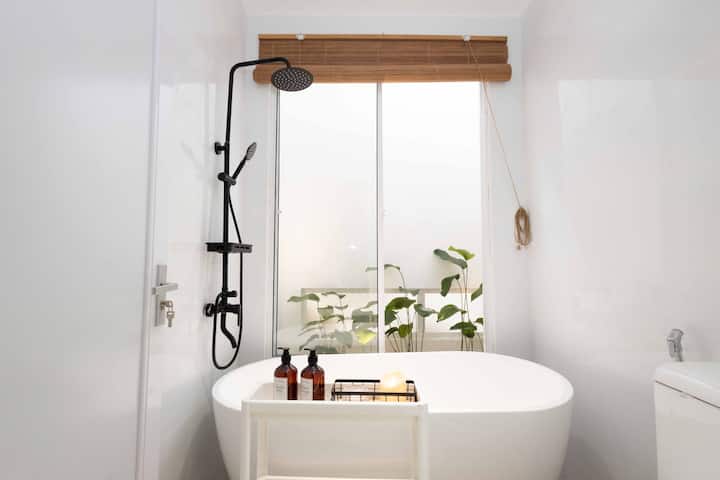 Rewind Ipoh - Pet Allowed | Bathtub | Projector - 怡保