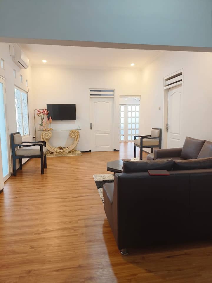 Ndalem Nyaman - Malang (Guest House/vila/home) - Malang