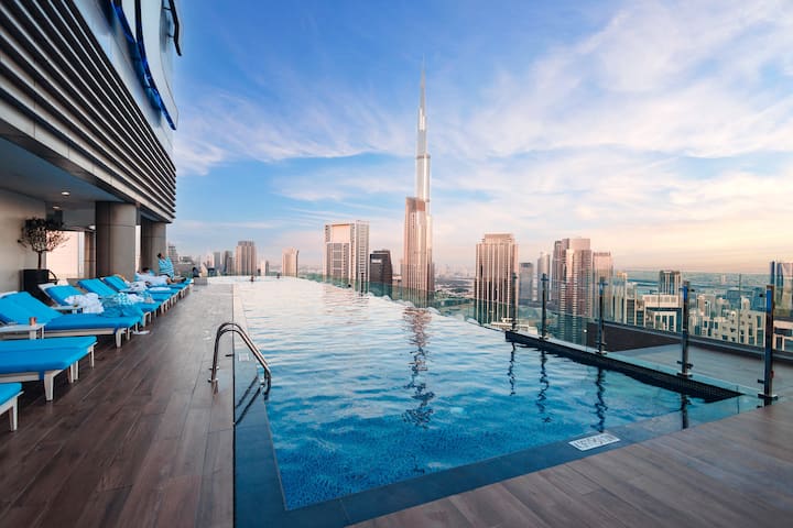 5 Star Living Infinity Pool With Burj Khalifa View - Dubai