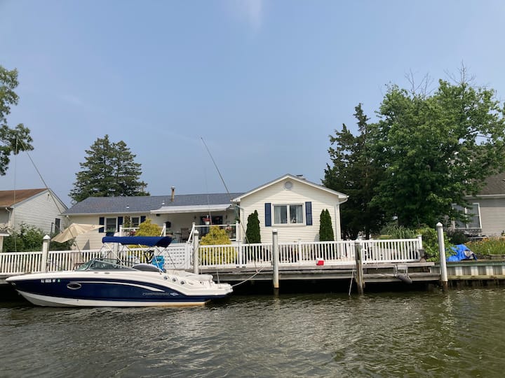 Waterfront Home Private Lagoon - Point Pleasant, NJ