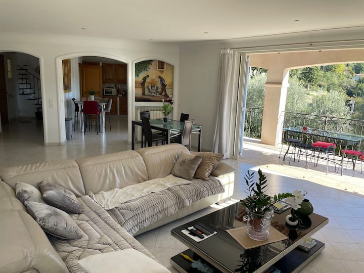 Superbe Haut De Villa Individuelle. - Grasse