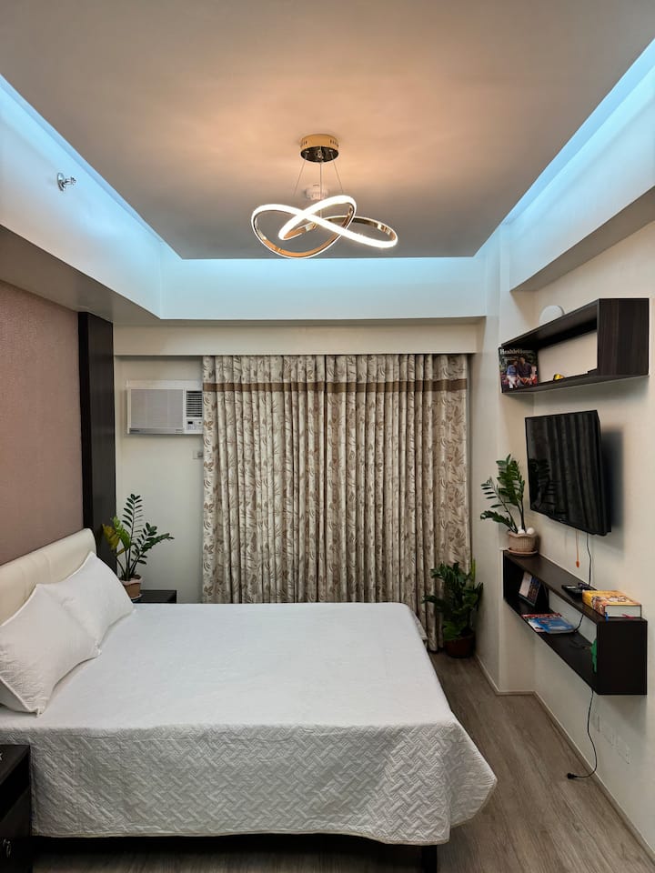Cozy Studio Unit At The Median Near It Park Lahug - Cebu City