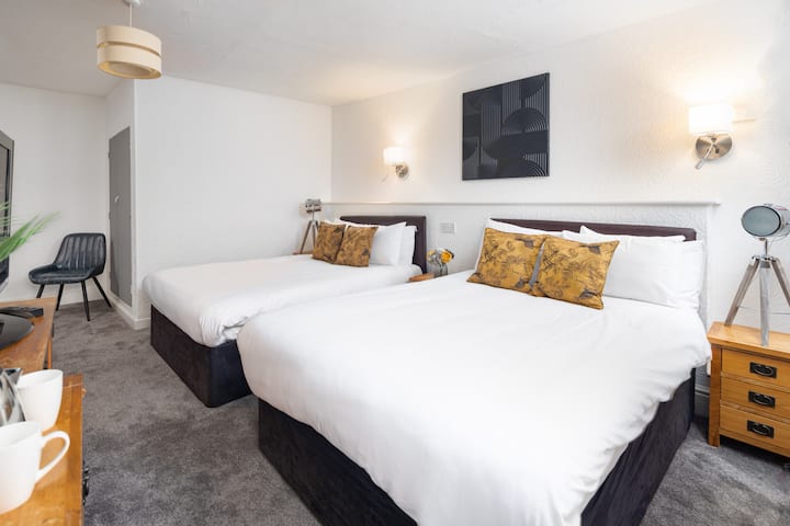 Family Room - Carmarthen