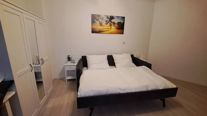Kleine Wohnung Nähe Universität. Eigenes Bad. - Duisburg