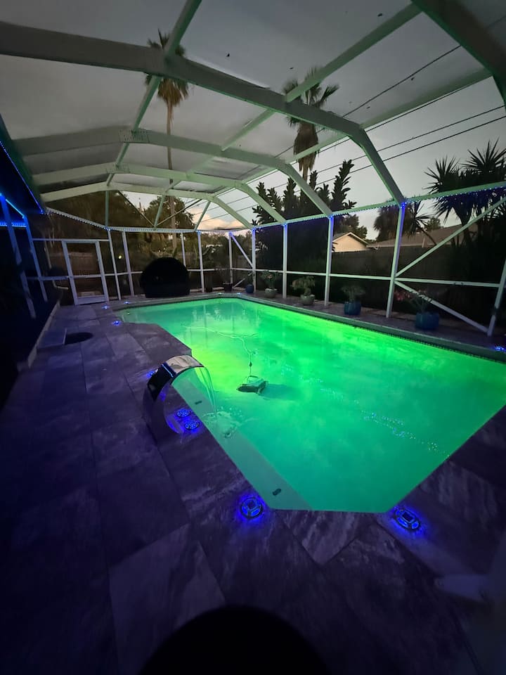 Beautiful Modern 3 Bedroom Home In Clearwater, Fl - Clearwater, FL