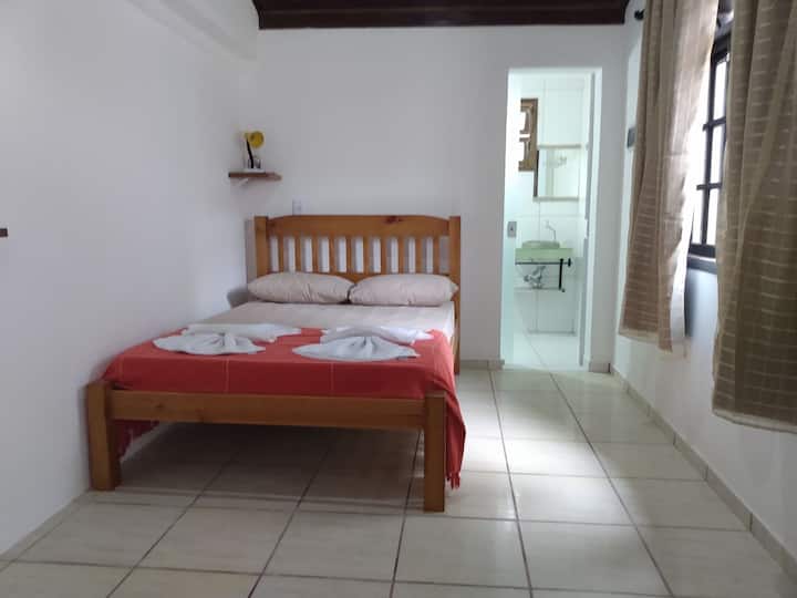Suítes Macedo's Ii
Quarto Casal - Ilhabela