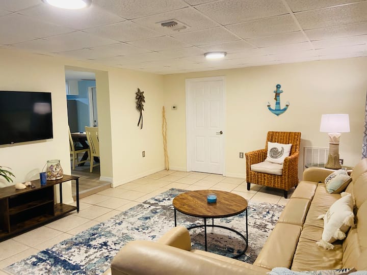 3 Miles To Beach, Hottub & Fenced Yard - Englewood