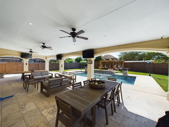 Saddle & Spurs Bnb - 25 Minutes To Downtown + Pool - Willowbrook - Houston