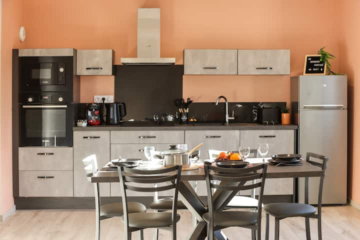 L'appart Le 1807 - Spacieux Et Calme - Parking - Dole