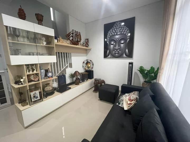 3 Bedroom Town House Next To Golf Course - Batam