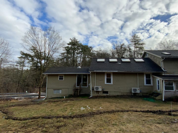 Fixer Upper 3 Bedroom House Next To Kingston, Ny - Kingston, NY