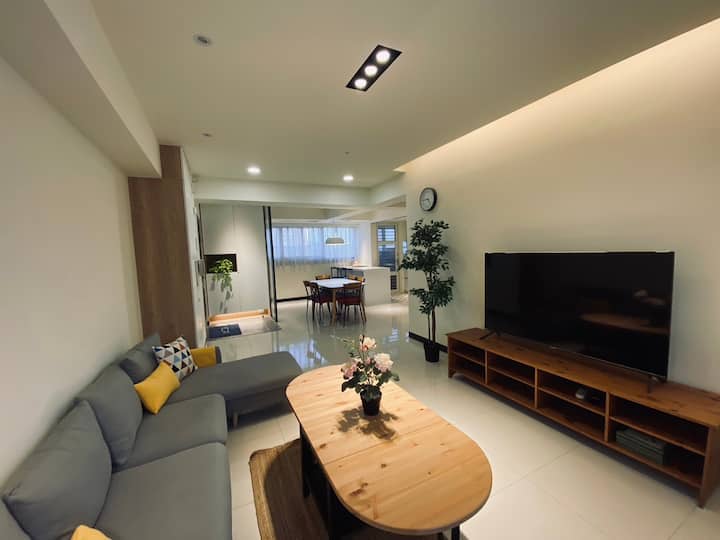 露娜(Luna)北投house 近北投捷運站，全新裝潢，精品美宅（至少訂28天），電梯大樓 - 淡水區