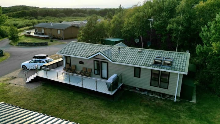 2 Bedroom Lodge (16 Stables) - Abersoch