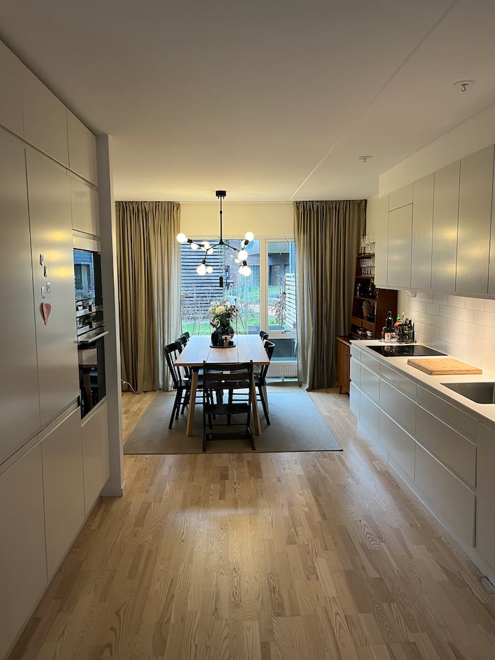 Townhouse, Close To Malmö Arena - Malmö