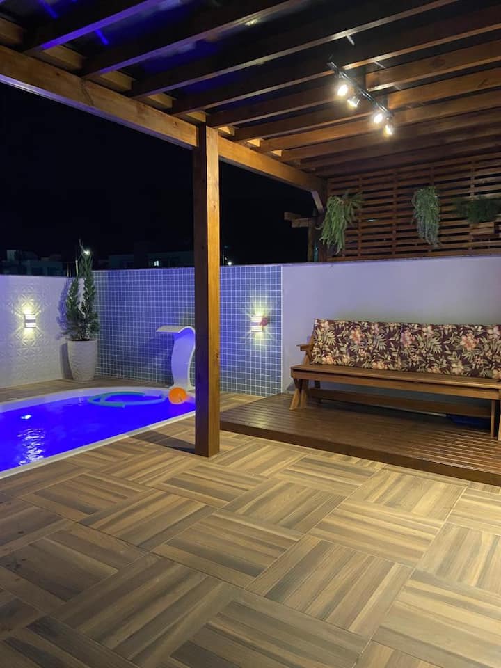 Casa De Alto Padrão Com Piscina - Governador Celso Ramos