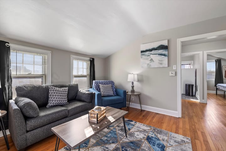 Stunning Upper Centrally Located - Greenfield, WI