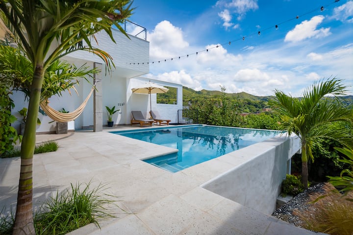 Casa Con Piscina En El Corazón De Honda! - Honda