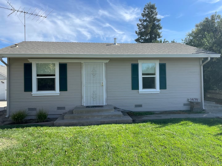 Cozy Country Home - Modesto, CA