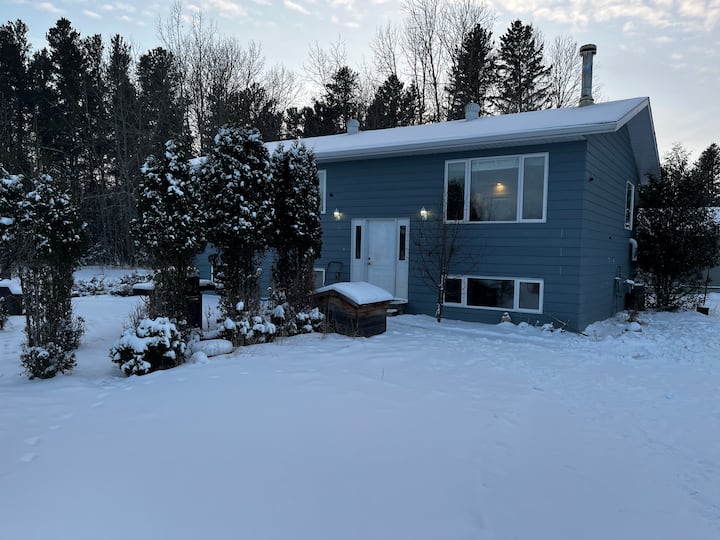 Cozy Country Living Suite - Nipawin