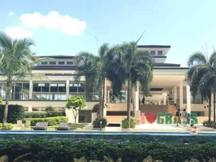 2 Bedroom W Netflix At Sm City - Valenzuela