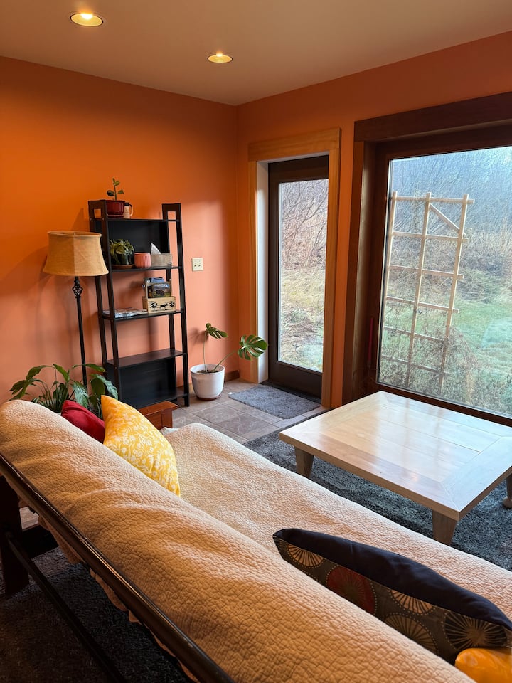 The Clearing - Private Guest Suite - Anchorage, AK