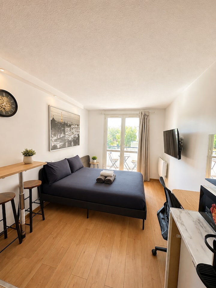 Cosy Studio - Métro Carrefour Pleyel - Saint-Denis, France