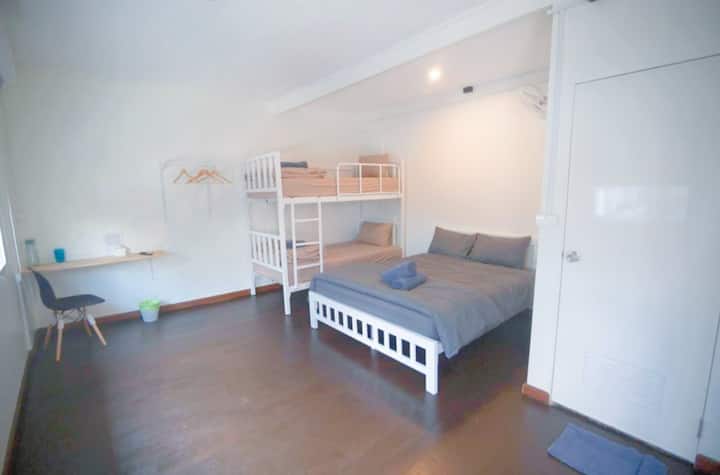 Private Family Room Near Khaosan Road - Bangkok