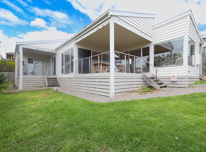 Beautiful View Of The Bay & Youyangs. Pet Friendly - Avalon Airport