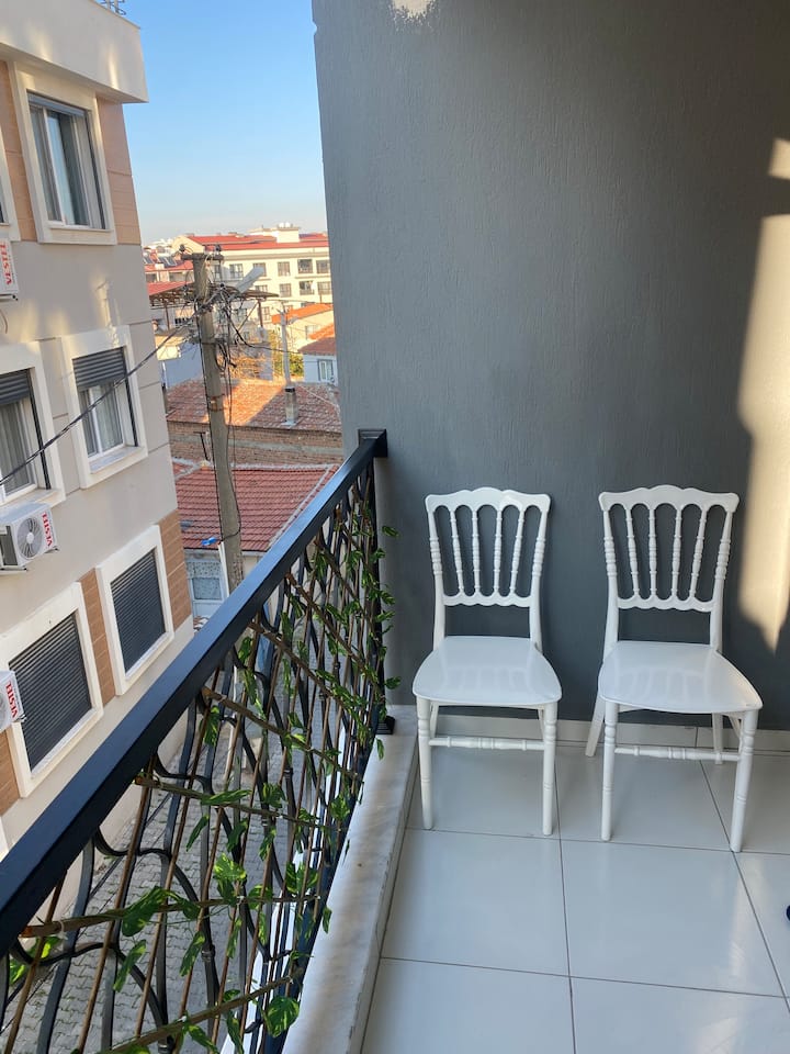 5 Daire 2 Kat öZel Otoparklı Ev - Seferihisar