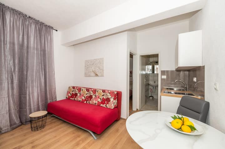 Studio Redrose Groundfloor - Makarska