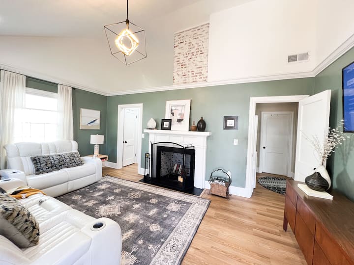 *Price Drop* Downtown Sptg Pet Friendly Sleeps 4 - Spartanburg, SC