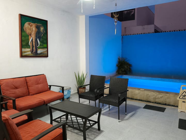 Casa 3 Recámaras Con Baño Privado C/u - Piscina - Mérida