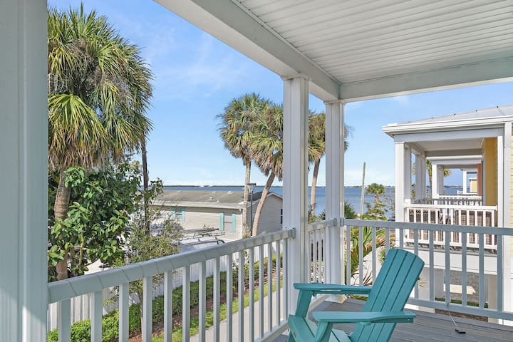 Relaxing Coastal Getaway On Quiet Street - Jensen Beach, FL