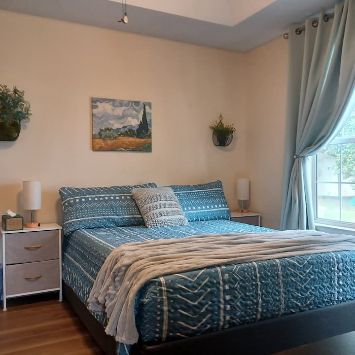 Room W/ Ensuite Bath 1/2 Mile From I-95 Exit 102 - Pooler, GA