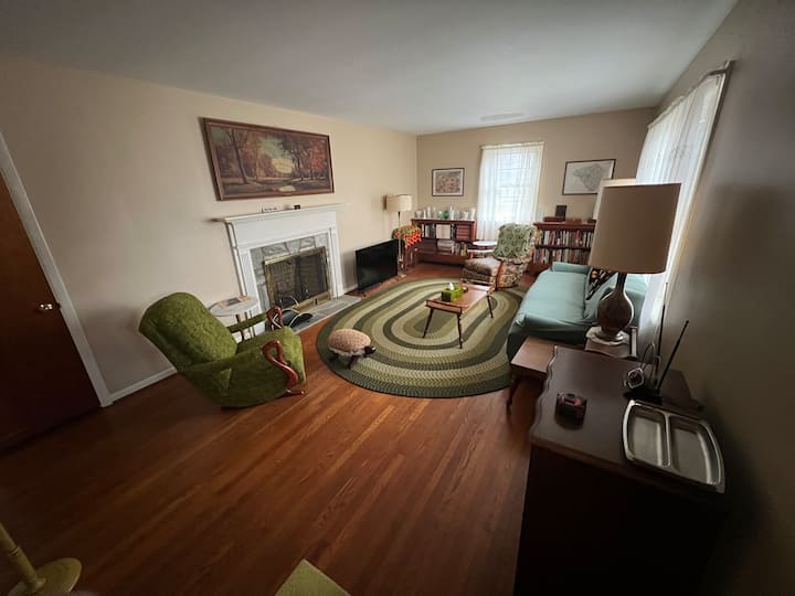 A 1950s Retro Time Capsule - Lancaster, PA