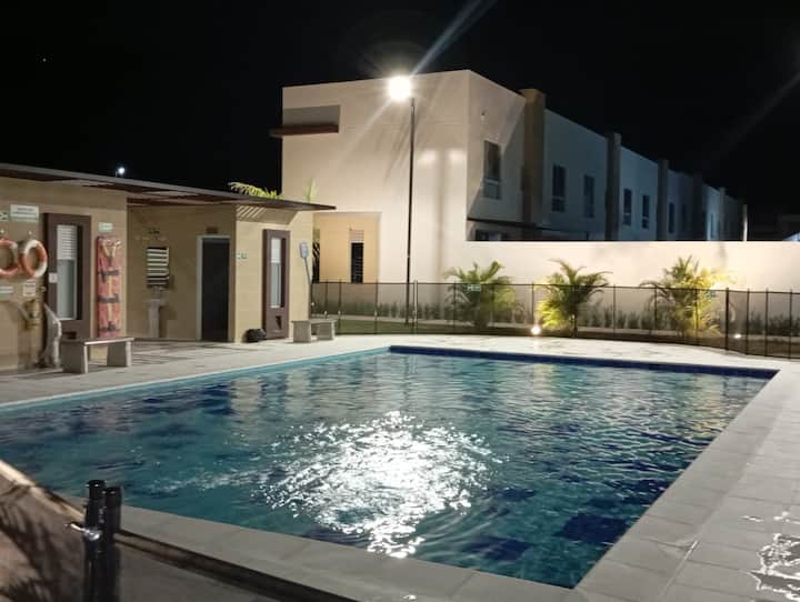 Casa Familiar En Ricaurte: Wifi Fibra Y Piscina - Ricaurte