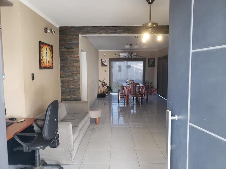 Casa Cómoda Y Cerca Del Centro! - La Rioja