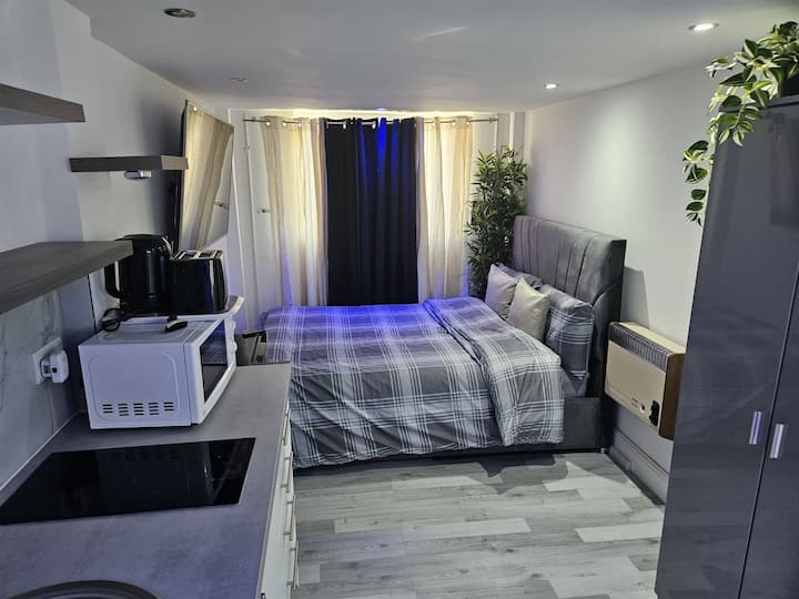 Studio With En-suite - Isle of Sheppey