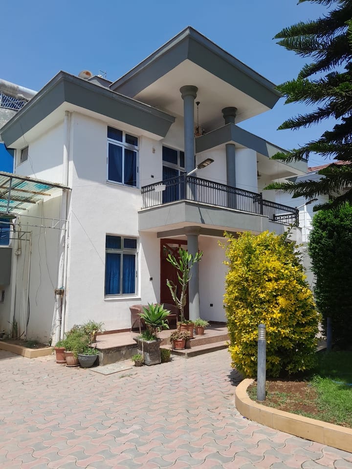 Modern G+1 Luxury Home With Garden For Family. - Addis-Abeba
