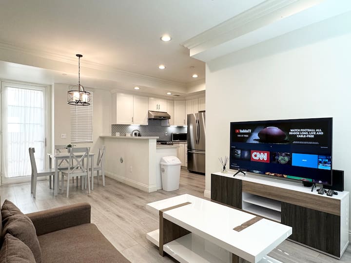 Cozy Comfort 3b3b Townhouse W/ Easy Access - Pasadena, CA
