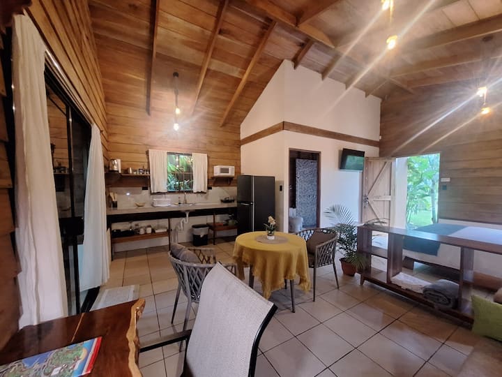 Rain Forest Cabin With Forest & Jacuzzi - Costa Rica