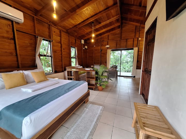 Rain Forest Cabin With Forest & Jacuzzi - Costa Rica