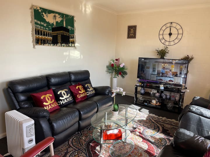A Comfy Home / Info: For Two People Per Night $60 - Dandenong