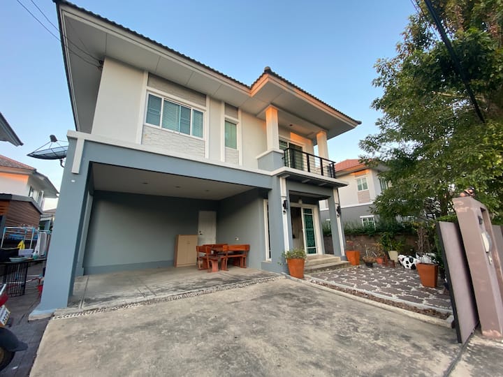 บ้านพีพี - Bangkok Suvarnabhumi Airport (BKK)