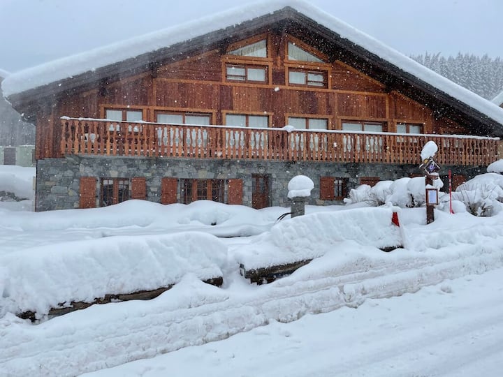 4 Bed Chalet In Les Carroz - Ski/mountain Biking - Flaine